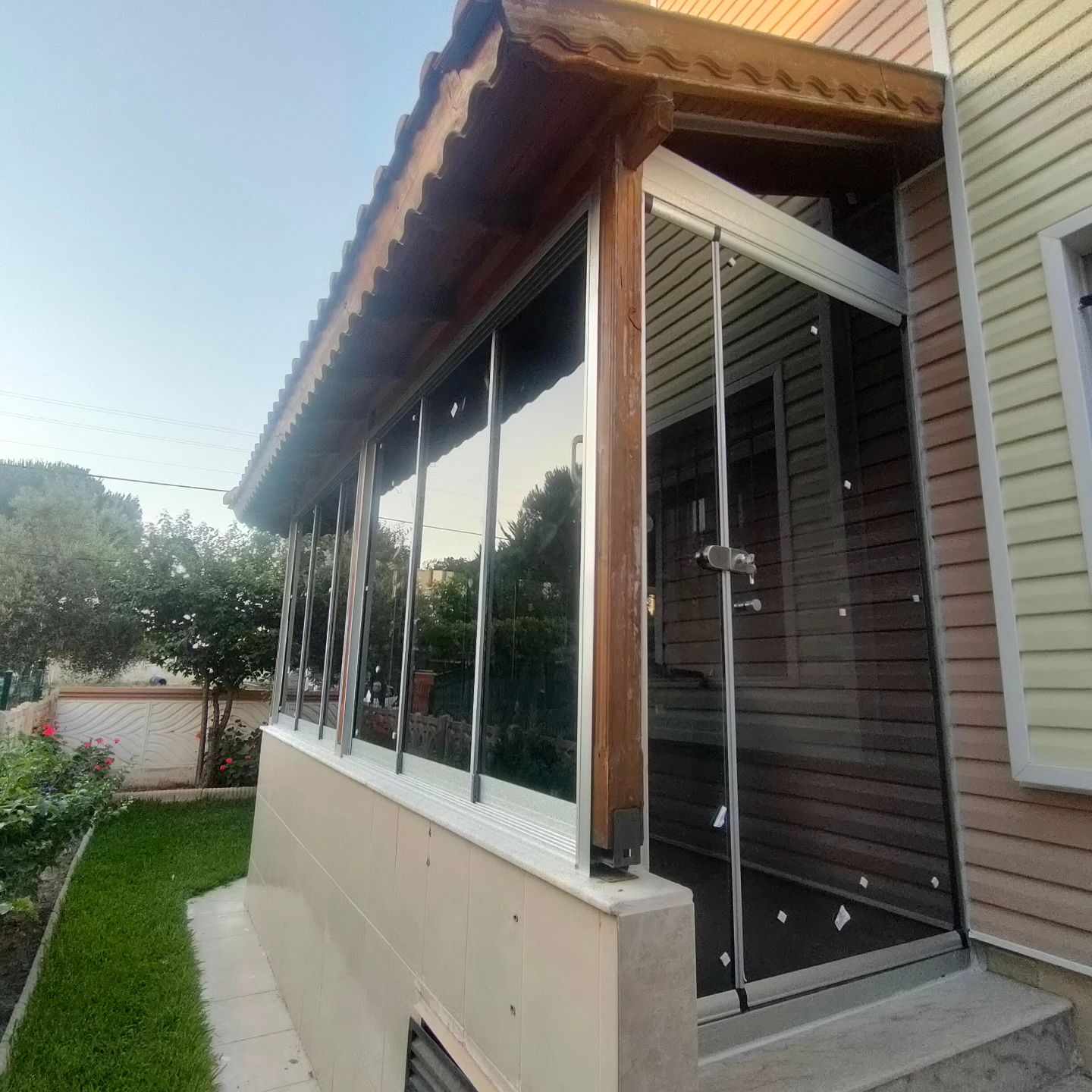Siyah Cam Balkon Fiyatları | Cam Balkon Fiyatları